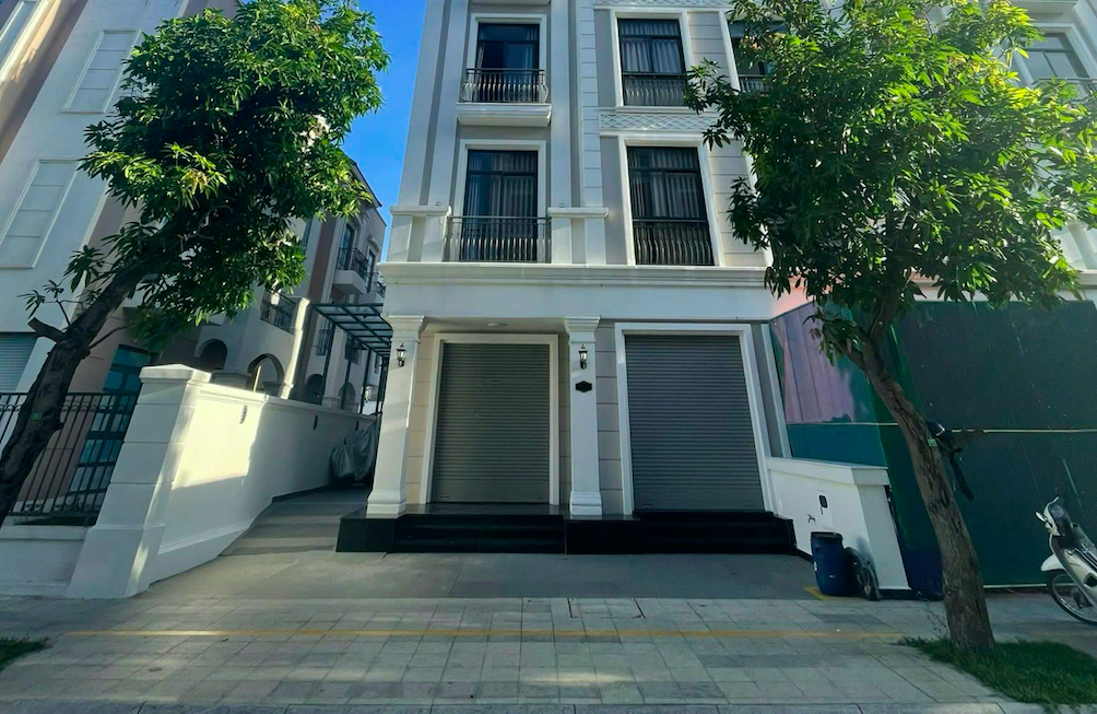 Bán nhà phố T9-01 Vinhomes Grand Park, căn góc, HTCB đẹp