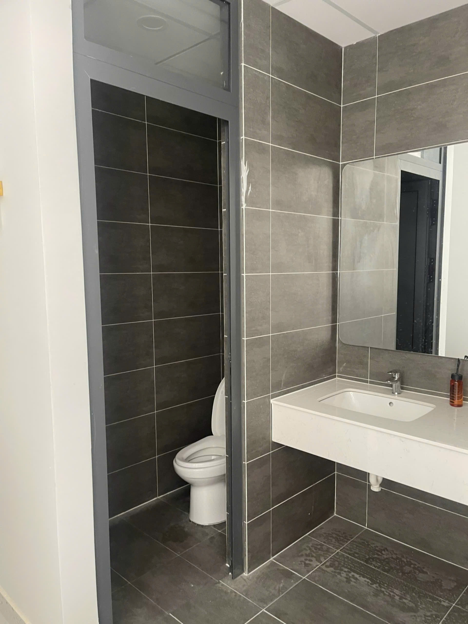 Bán nhà phố Vinhomes Grand Park căn T19-18 đã HTCB đẹp, giá rẻ